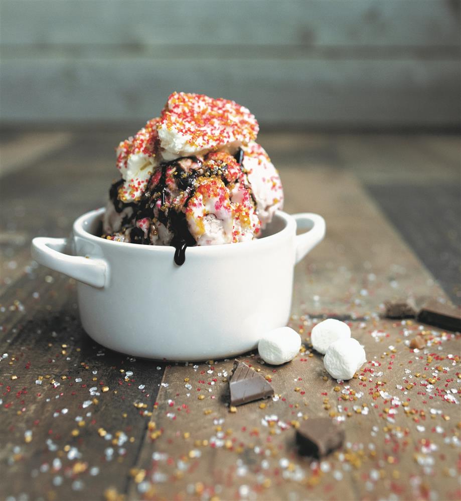 Homemade Ice Cream Sundae Bar | Smith Brothers Farms